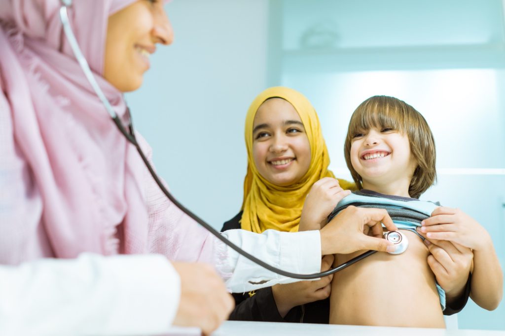 How to Become a Transcultural/Intercultural nurse - Schooling & Salary