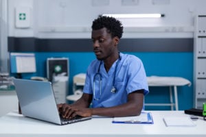 [2025 Updated] Best Online Medical Assistant Programs in the US